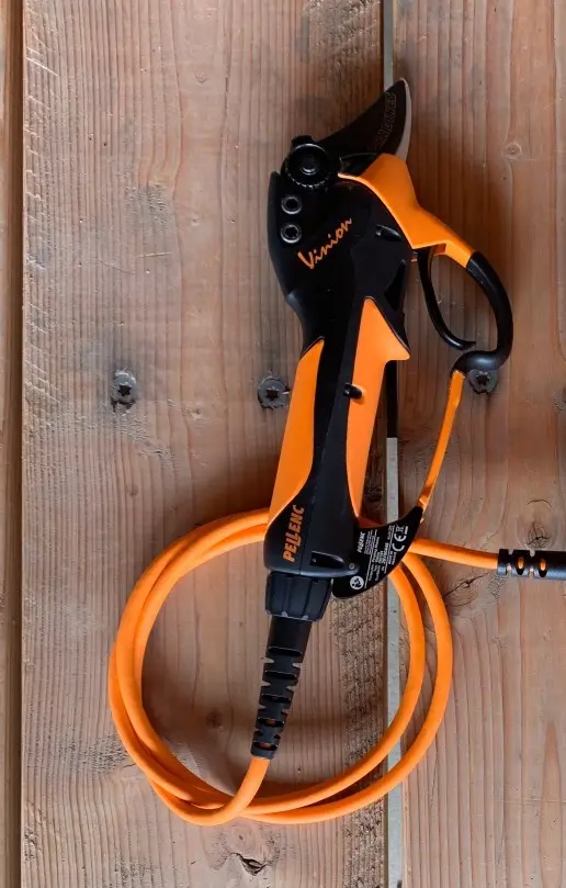 Pellenc Vinion Vineyard Pruning Shears | SunVolt Supply | Cordless ...